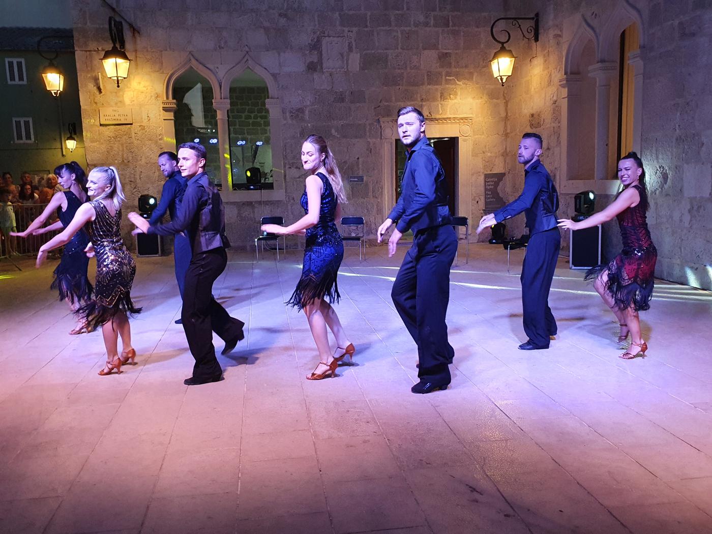 Zaplešite pod zvijezdama: Plesna skupina Stage Control donosi ...